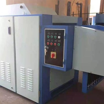 Roving yarn waste opening machine