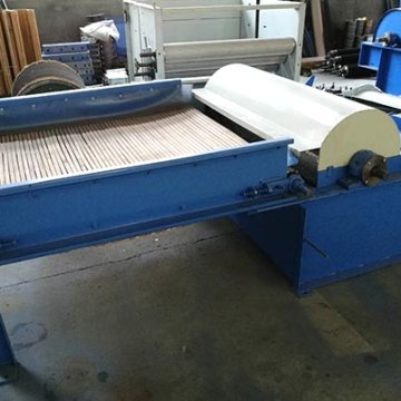 Fiber opening machine